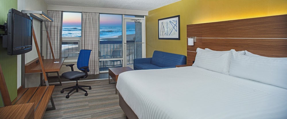 Holiday Inn Express Nags Head Oceanfront Hotel