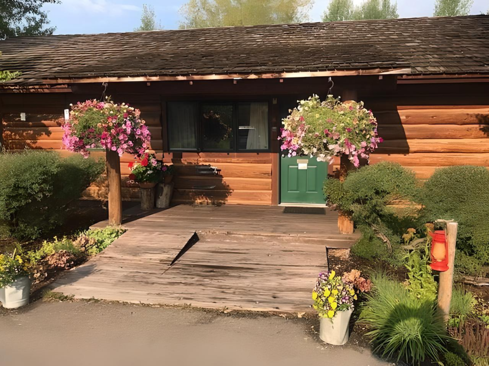 Dornan's Spur Ranch Cabins