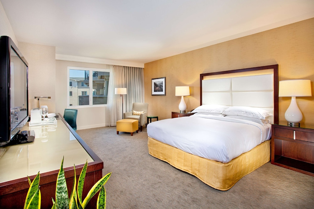 Cape Rey Carlsbad Beach, a Hilton Resort & Spa