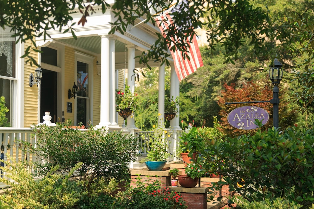 Azalea Inn and Villas