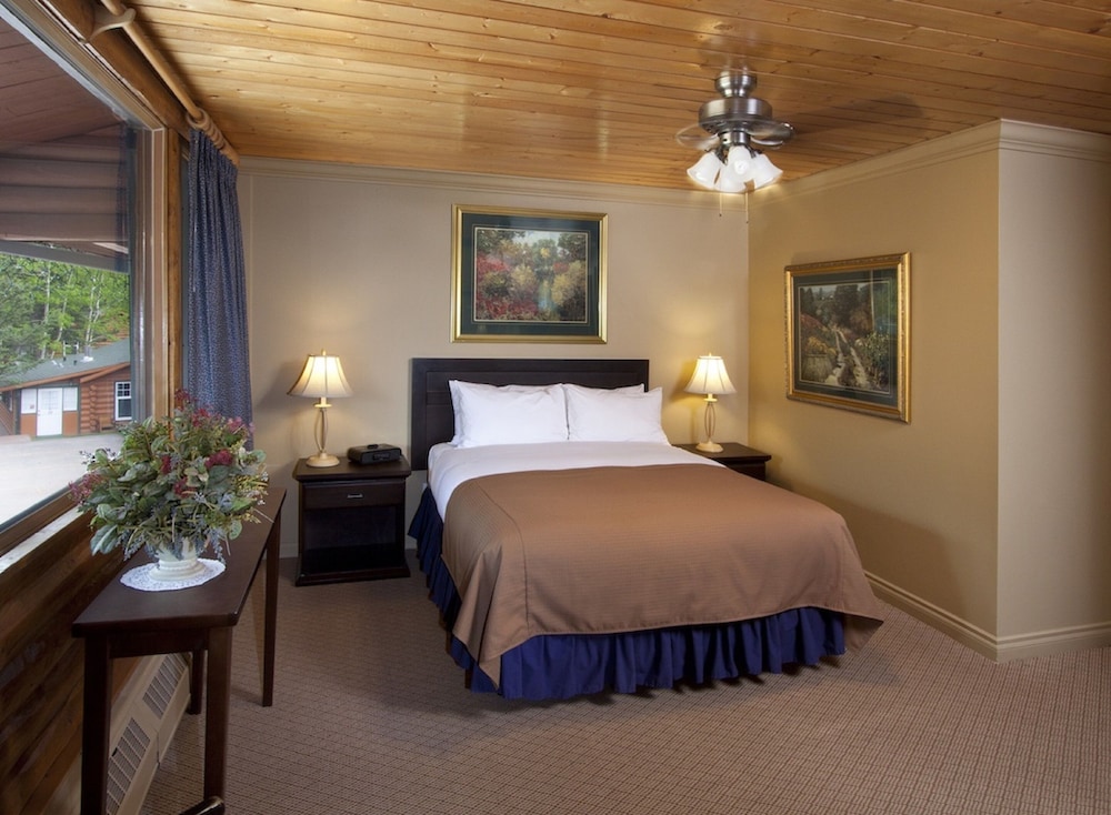Overlander Mountain Lodge